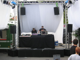 Neben der reinen Veranstaltungstechnik zählte auch die Stromversorgung ...